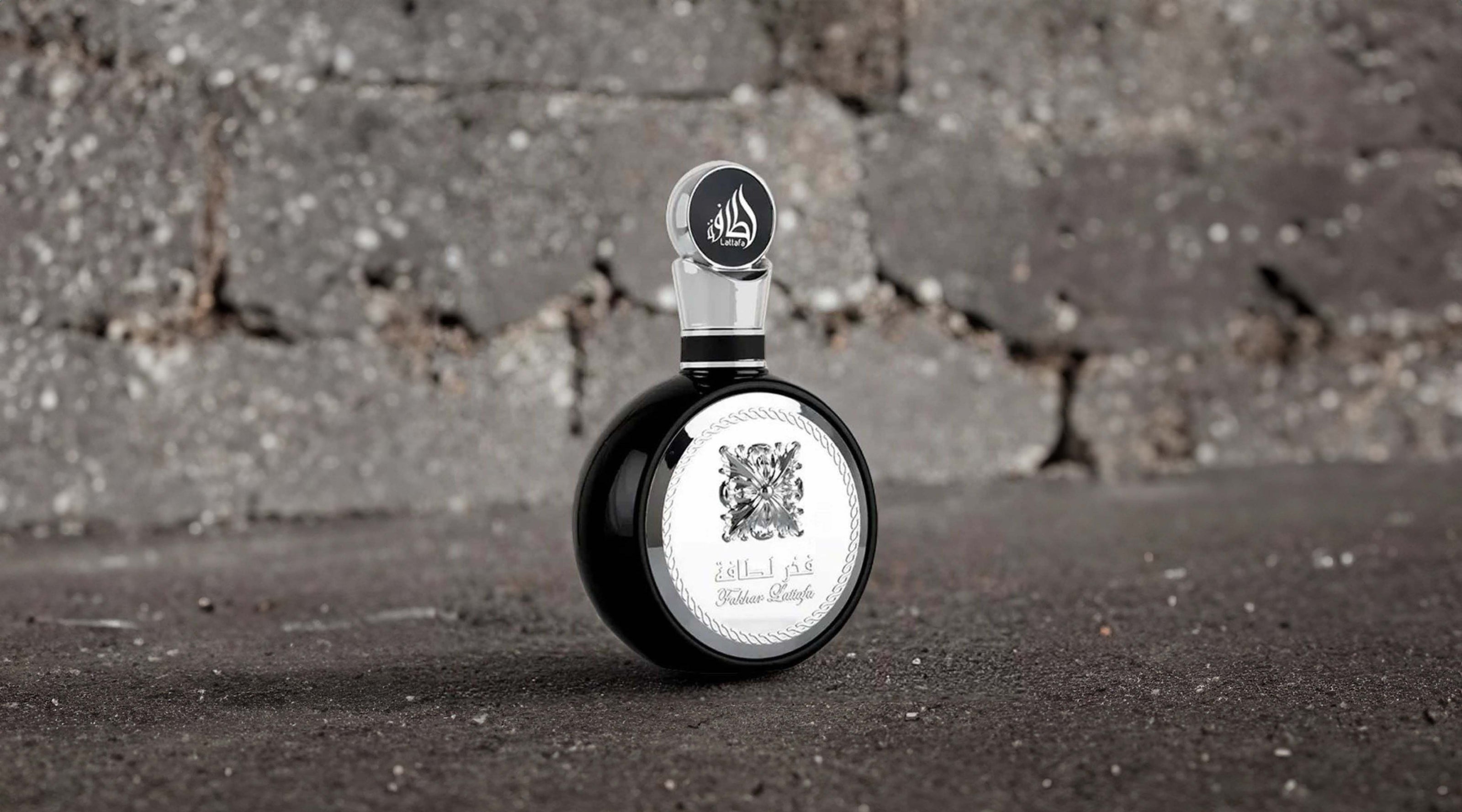 Lattafa Fakhar Black EDP Review: The Fragrance of Timeless Masculinity